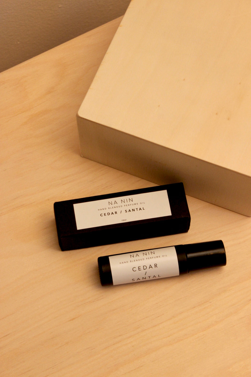 Cedar & Santal – NA NIN