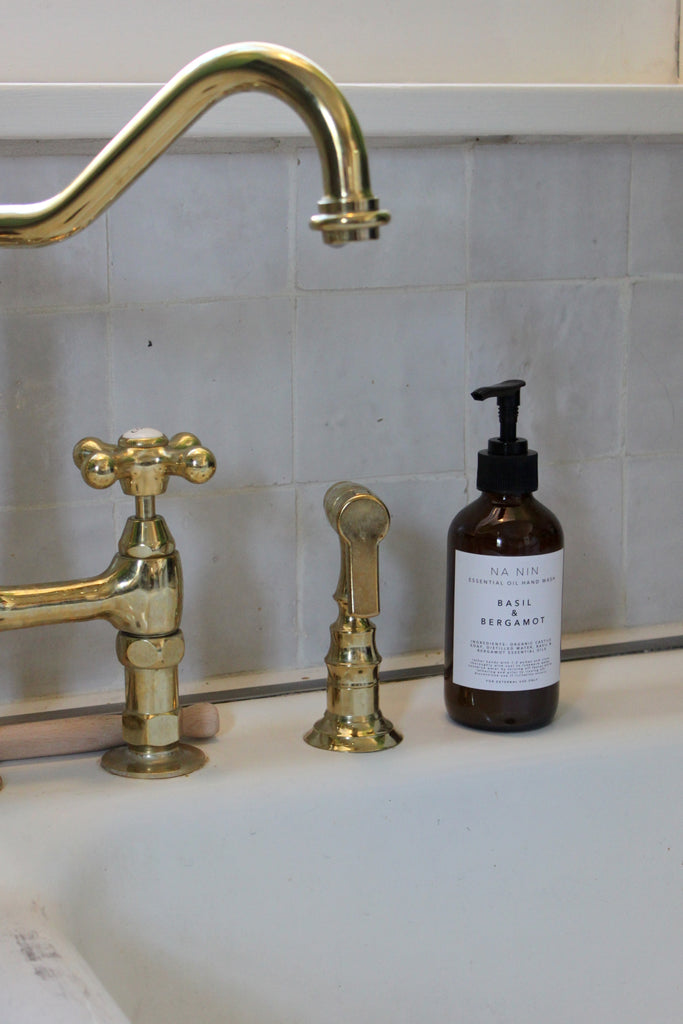 Basil & Bergamot Essential Oil Hand Wash – NA NIN