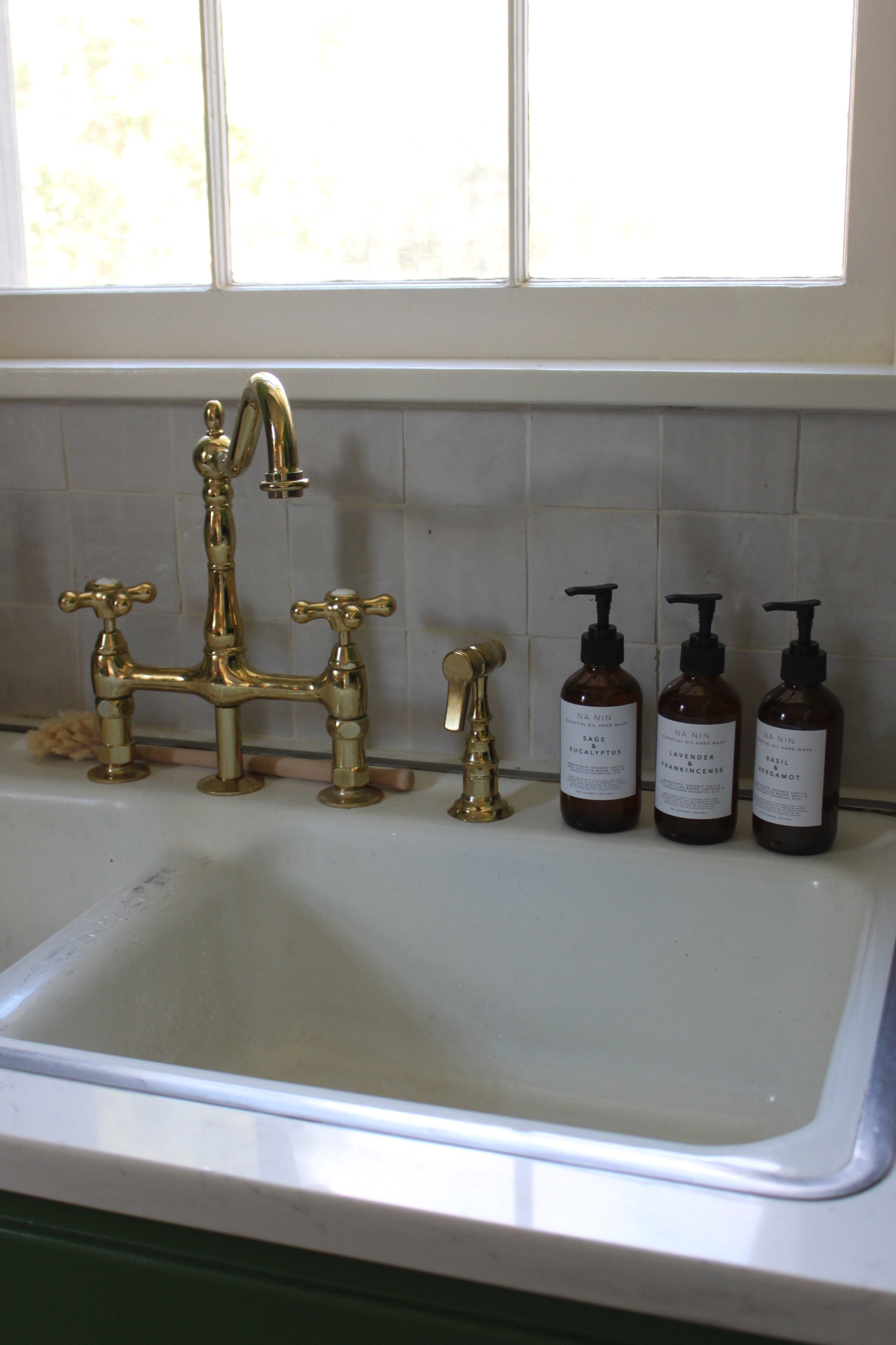 Sage & Eucalyptus Essential Oil Hand Wash – NA NIN